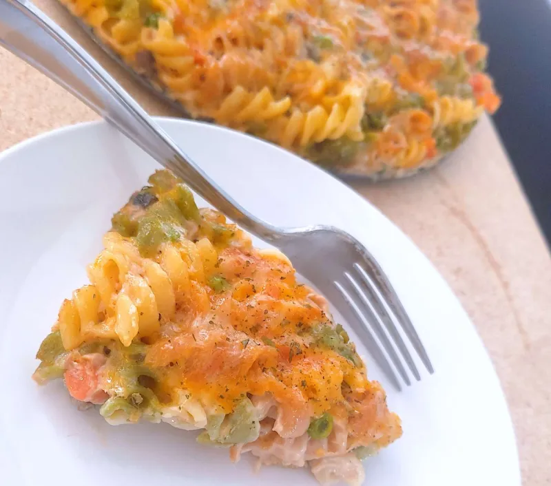 Easy Cheesy Tuna Casserole Recipe