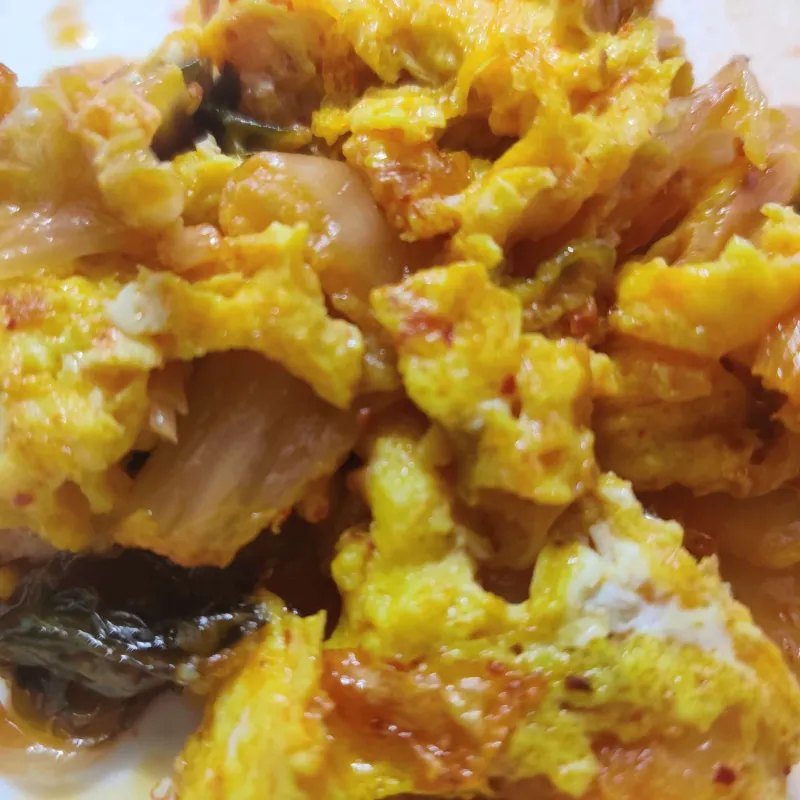 Mom's Kimchi Egg Recipe